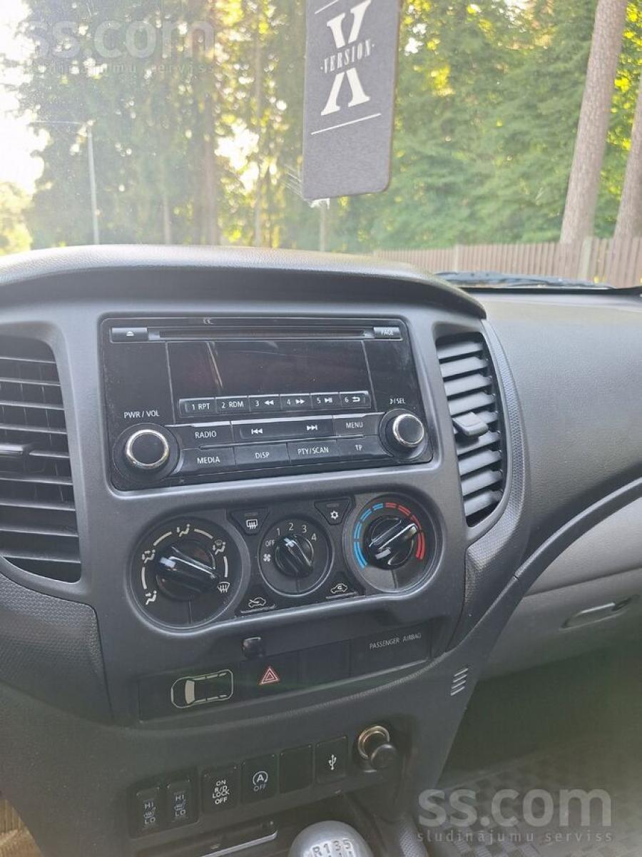Pelēks Mitsubishi l-200 2016 Ogre, ar dzinēja tilpumu 2.40 L un nobraukumu 333 tūkst. km par 10000 €, foto 11 vietnē AUTOMOTO.COM.LV