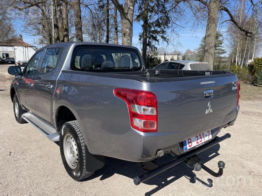 Pelēks Mitsubishi l-200 2019 Rīga, ar dzinēja tilpumu 2.40 L un nobraukumu 257 tūkst. km par 14990 €, foto 4 vietnē AUTOMOTO.COM.LV