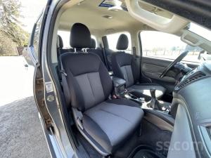 Pelēks Mitsubishi l-200 2019 Rīga, ar dzinēja tilpumu 2.40 L un nobraukumu 257 tūkst. km par 14990 €, foto 24 vietnē AUTOMOTO.COM.LV