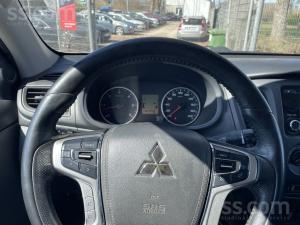 Pelēks Mitsubishi l-200 2019 Rīga, ar dzinēja tilpumu 2.40 L un nobraukumu 257 tūkst. km par 14990 €, foto 26 vietnē AUTOMOTO.COM.LV