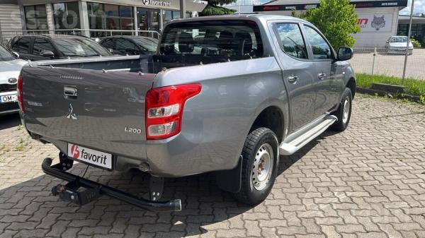 Pelēks Mitsubishi l-200 2019 Rīga, ar dzinēja tilpumu 2.50 L un nobraukumu 288 tūkst. km par 10450 €, foto 3 vietnē AUTOMOTO.COM.LV