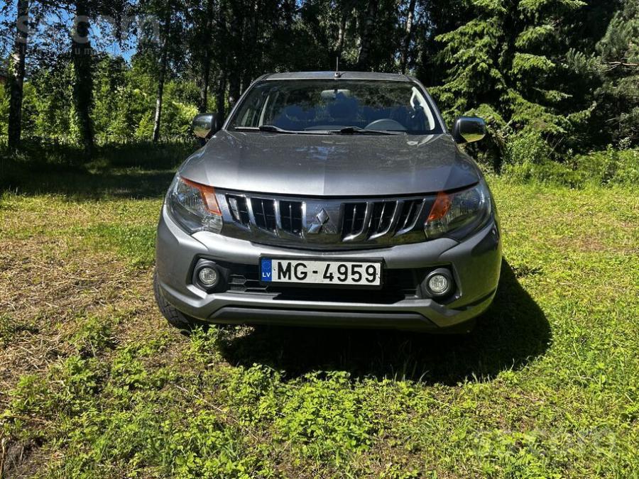 Pelēks Mitsubishi l-200 2019 Rīga, ar dzinēja tilpumu 2.40 L un nobraukumu 0 tūkst. km par 12000 €, foto 3 vietnē AUTOMOTO.COM.LV