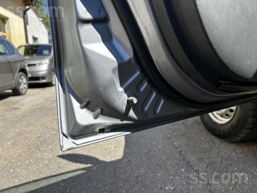 Pelēks Mitsubishi l-200 2019 Rīga, ar dzinēja tilpumu 2.40 L un nobraukumu 0 tūkst. km par 12000 €, foto 14 vietnē AUTOMOTO.COM.LV