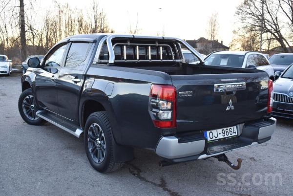 Pelēks Mitsubishi l-200 2020 Kuldīga, ar dzinēja tilpumu 2.30 L un nobraukumu 0 tūkst. km par 18990 €, foto 3 vietnē AUTOMOTO.COM.LV