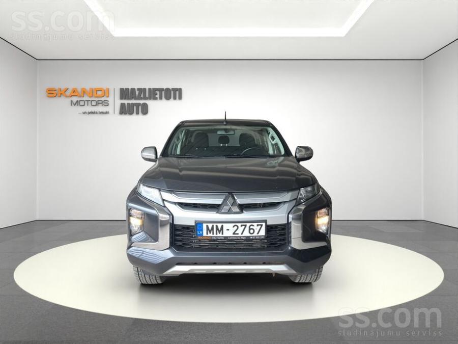 Серый Мицубиси Л 200 2020 в Рига, объемом двигателя 2.30 л и пробегом 281 тыс. км за 16790 €, фото 3 на AUTOMOTO.COM.LV
