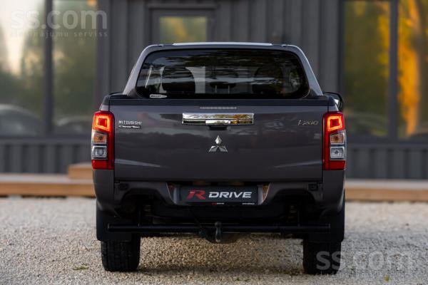 Pelēks Mitsubishi l-200 2021 Jelgava, ar dzinēja tilpumu 2.30 L un nobraukumu 178 tūkst. km par 19900 €, foto 7 vietnē AUTOMOTO.COM.LV