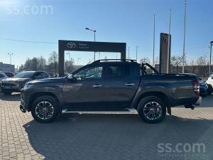 Grey Mitsubishi l-200 2022 in Liepaja, with an engine capacity of 2.30 L and mileage of 54 thousand km for 30900 €, photo 3 on AUTOMOTO.COM.LV