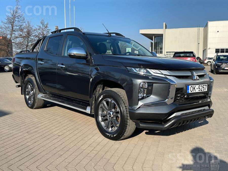 Grey Mitsubishi l-200 2022 in Liepaja, with an engine capacity of 2.30 L and mileage of 54 thousand km for 30900 €, photo 5 on AUTOMOTO.COM.LV