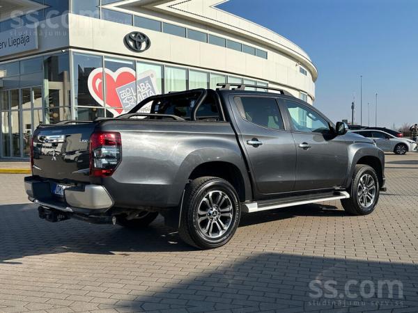 Grey Mitsubishi l-200 2022 in Liepaja, with an engine capacity of 2.30 L and mileage of 54 thousand km for 30900 €, photo 6 on AUTOMOTO.COM.LV