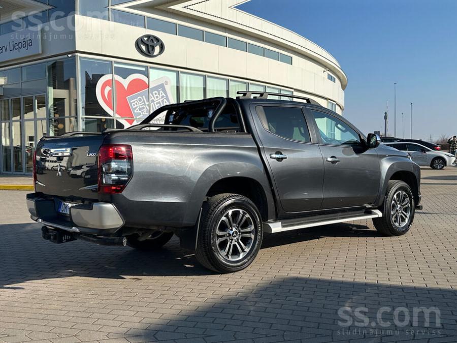Grey Mitsubishi l-200 2022 in Liepaja, with an engine capacity of 2.30 L and mileage of 54 thousand km for 30900 €, photo 7 on AUTOMOTO.COM.LV