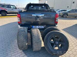 Grey Mitsubishi l-200 2022 in Liepaja, with an engine capacity of 2.30 L and mileage of 54 thousand km for 30900 €, photo 12 on AUTOMOTO.COM.LV