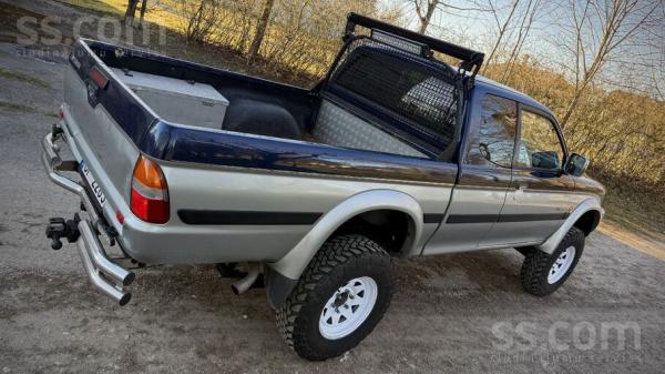 Mitsubishi l-200 2001 Tukums, ar dzinēja tilpumu 2.50 L un nobraukumu 202 tūkst. km par 6700 €, foto 5 vietnē AUTOMOTO.COM.LV