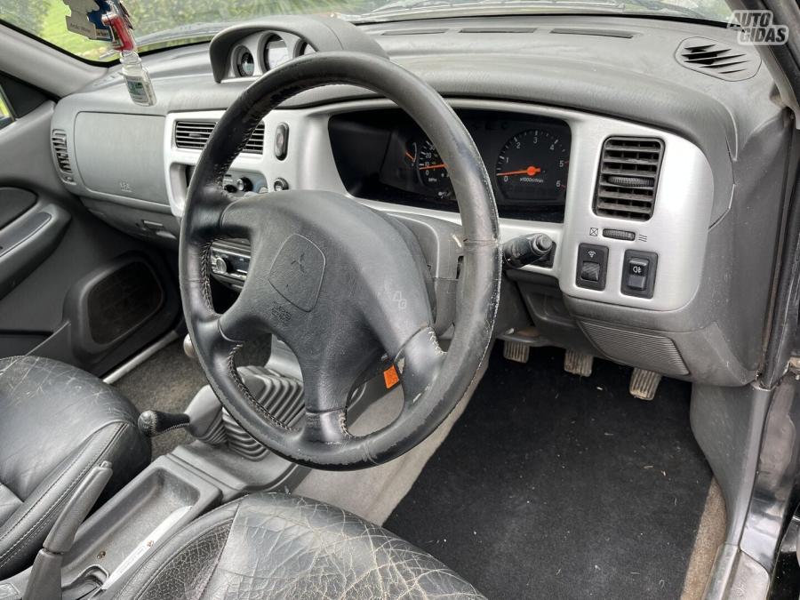 Mitsubishi l-200 2004 in Marijampole, with an engine capacity of 2.50 L and mileage of 169 thousand km for 3950 €, photo 6 on AUTOMOTO.COM.LV