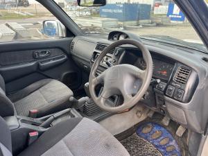 Mitsubishi l-200 2005 in Marijampole, with an engine capacity of 2.50 L and mileage of 206 thousand km for 3850 €, photo 6 on AUTOMOTO.COM.LV