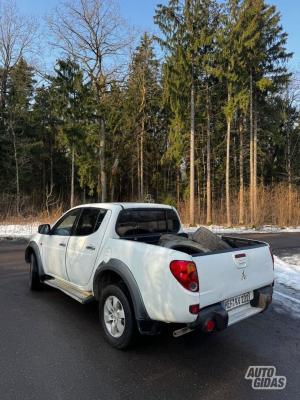 Mitsubishi l-200 2007 in Kaunas, with an engine capacity of 2.50 L and mileage of 2 thousand km for 7550 €, photo 4 on AUTOMOTO.COM.LV