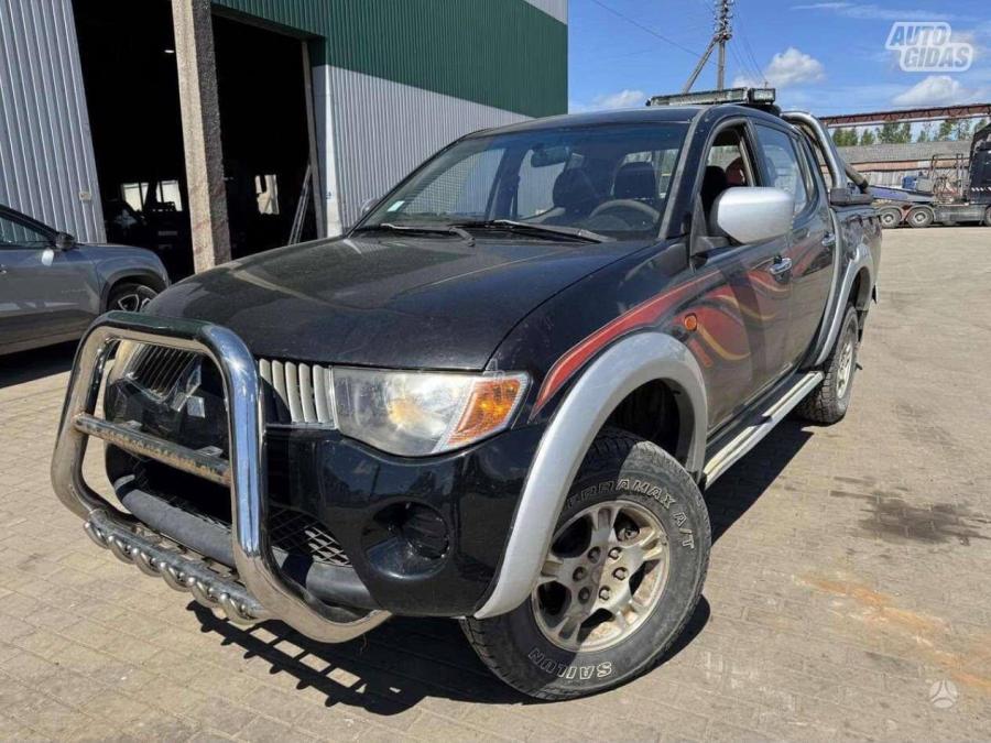 Mitsubishi l-200 2009 in Kaunas, with an engine capacity of 2.50 L and mileage of 160 thousand km for 6400 €, photo 1 on AUTOMOTO.COM.LV