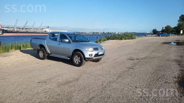 Mitsubishi l-200 2011 Rīga, ar dzinēja tilpumu 2.50 L un nobraukumu 375 tūkst. km par 6200 €, foto 1 vietnē AUTOMOTO.COM.LV