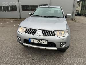 Mitsubishi l-200 2012 in Valmiera, with an engine capacity of 2.50 L and mileage of 334 thousand km for 5000 €, photo 6 on AUTOMOTO.COM.LV