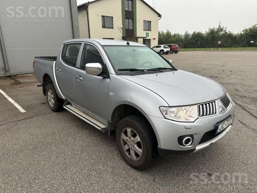 Mitsubishi l-200 2012 in Valmiera, with an engine capacity of 2.50 L and mileage of 334 thousand km for 5000 €, photo 7 on AUTOMOTO.COM.LV