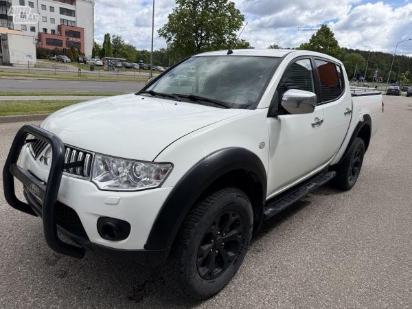 Mitsubishi l-200 2012 in Vilnius, with an engine capacity of 2.50 L and mileage of 281 thousand km for 6500 €, photo 8 on AUTOMOTO.COM.LV
