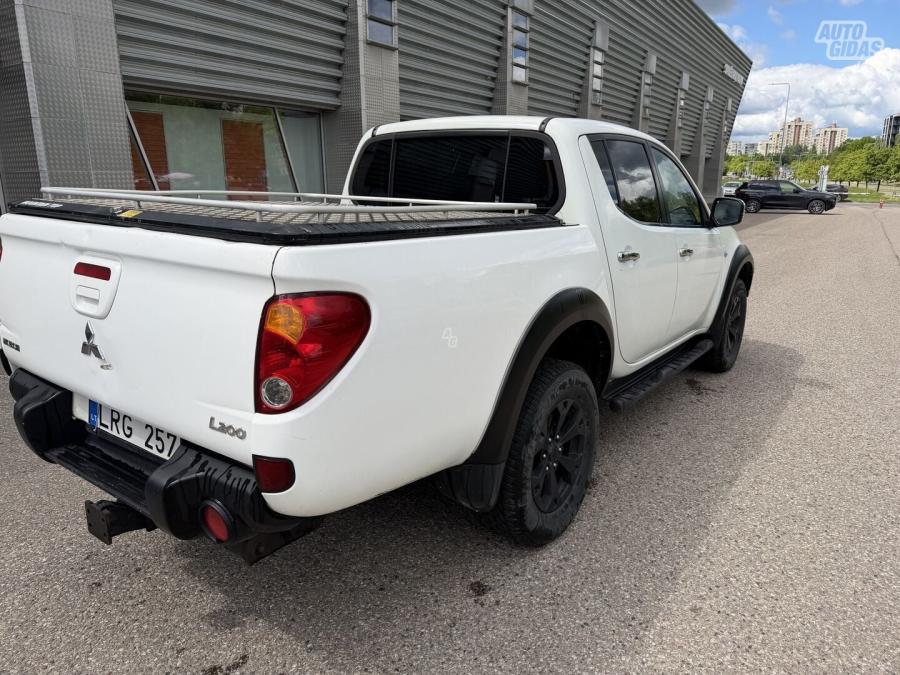 Mitsubishi l-200 2012 in Vilnius, with an engine capacity of 2.50 L and mileage of 281 thousand km for 6500 €, photo 13 on AUTOMOTO.COM.LV