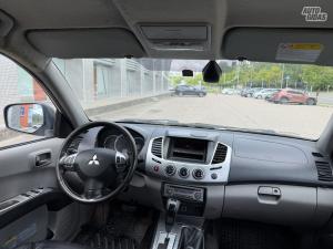 Mitsubishi l-200 2012 in Vilnius, with an engine capacity of 2.50 L and mileage of 281 thousand km for 6500 €, photo 16 on AUTOMOTO.COM.LV