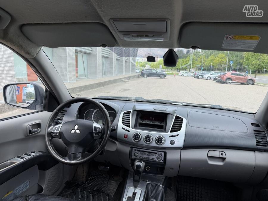 Mitsubishi l-200 2012 in Vilnius, with an engine capacity of 2.50 L and mileage of 281 thousand km for 6500 €, photo 16 on AUTOMOTO.COM.LV
