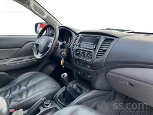Mitsubishi l-200 2016 in Riga, with an engine capacity of 2.40 L and mileage of 161 thousand km for 14990 €, photo 6 on AUTOMOTO.COM.LV