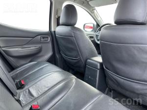 Mitsubishi l-200 2016 in Riga, with an engine capacity of 2.40 L and mileage of 161 thousand km for 14990 €, photo 7 on AUTOMOTO.COM.LV