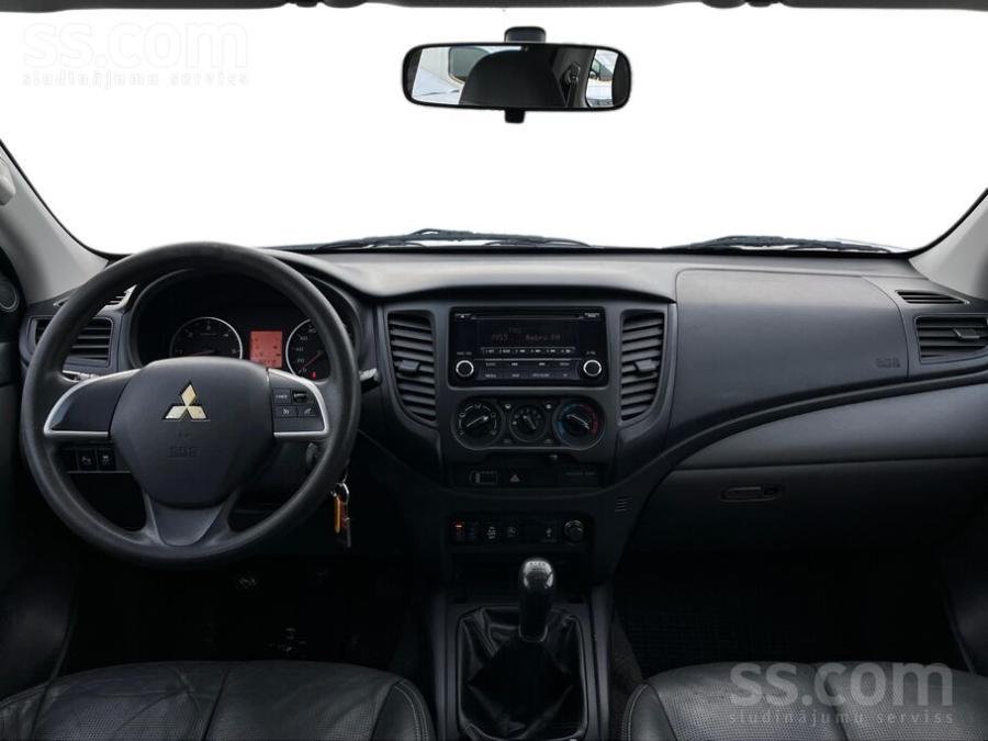 Mitsubishi l-200 2016 in Riga, with an engine capacity of 2.40 L and mileage of 161 thousand km for 14990 €, photo 8 on AUTOMOTO.COM.LV