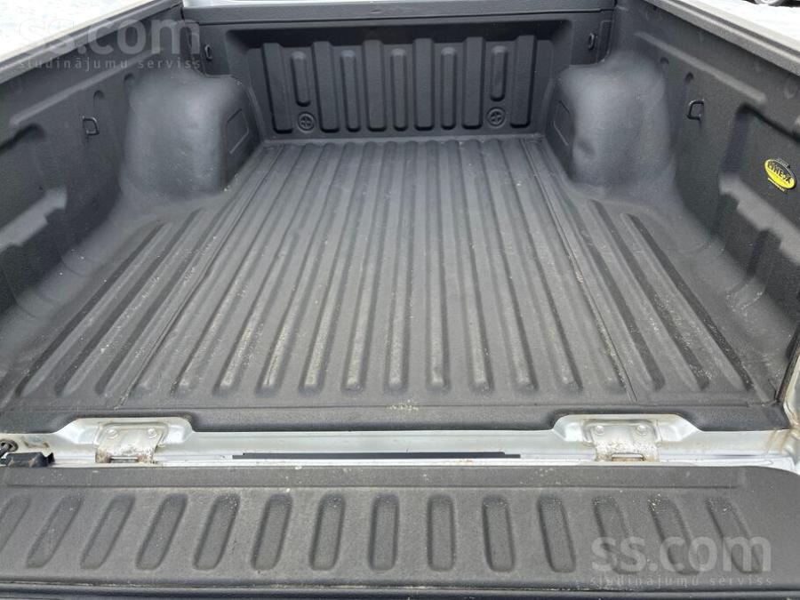 Mitsubishi l-200 2016 in Riga, with an engine capacity of 2.40 L and mileage of 161 thousand km for 14990 €, photo 10 on AUTOMOTO.COM.LV
