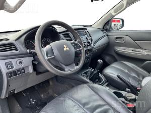 Mitsubishi l-200 2016 in Riga, with an engine capacity of 2.40 L and mileage of 161 thousand km for 14990 €, photo 11 on AUTOMOTO.COM.LV