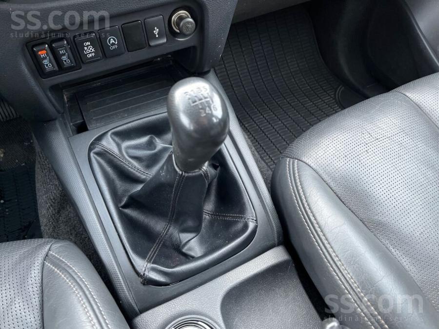 Mitsubishi l-200 2016 in Riga, with an engine capacity of 2.40 L and mileage of 161 thousand km for 14990 €, photo 16 on AUTOMOTO.COM.LV