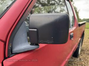 Red Mitsubishi l-200 1990 in Tallinn, with an engine capacity of 2.00 L and mileage of 355 thousand km for 1000 €, photo 9 on AUTOMOTO.COM.LV