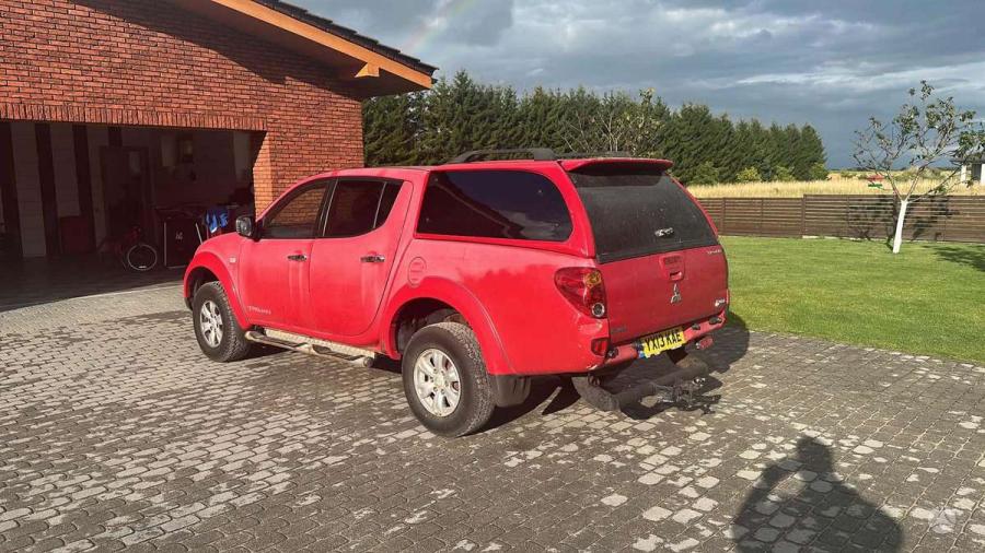 Red Mitsubishi l-200 2013 in Silute, with an engine capacity of 0.00 L and mileage of 137 thousand km for 5000 €, photo 4 on AUTOMOTO.COM.LV