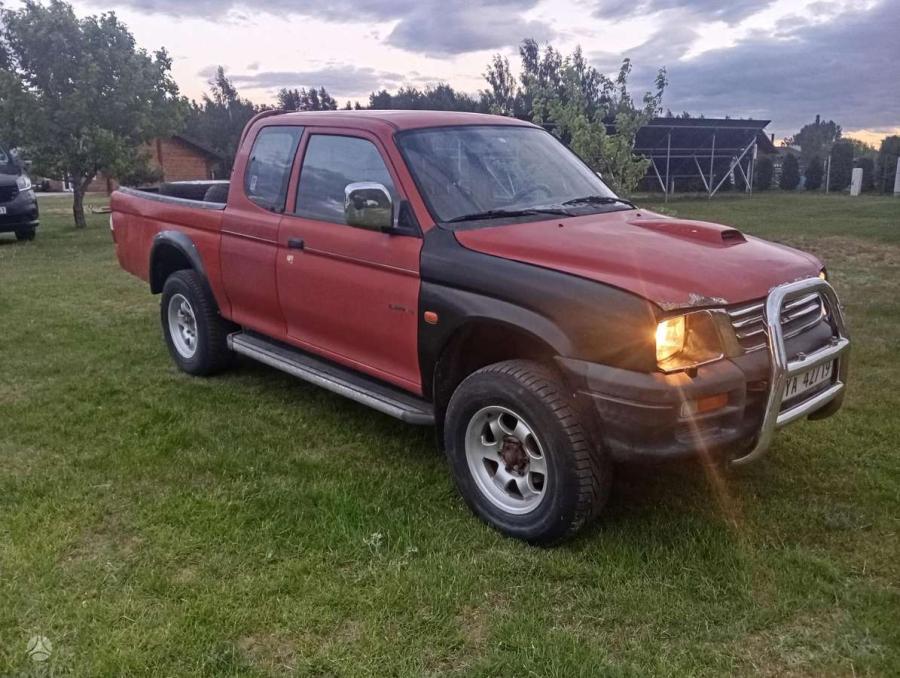 Sarkans Mitsubishi l-200 1997 Jonava, ar dzinēja tilpumu 2.48 L un nobraukumu 240 tūkst. km par 2750 €, foto 4 vietnē AUTOMOTO.COM.LV