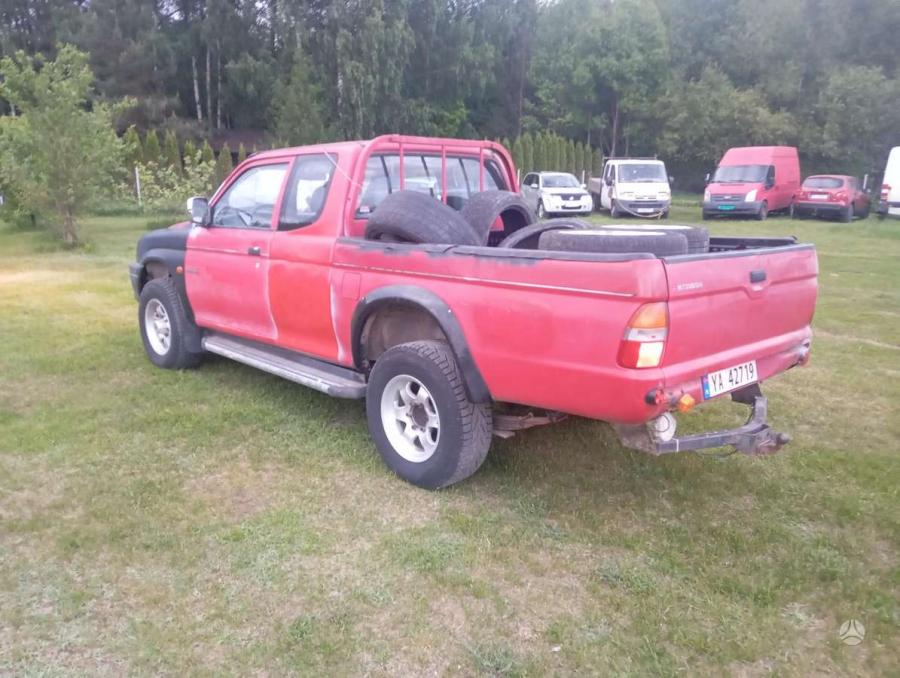 Sarkans Mitsubishi l-200 1997 Jonava, ar dzinēja tilpumu 2.48 L un nobraukumu 240 tūkst. km par 2750 €, foto 5 vietnē AUTOMOTO.COM.LV