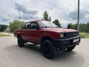 Red Mitsubishi l-200 1998 in Pasvalys, with an engine capacity of 2.50 L and mileage of 300 thousand km for 3650 €, photo 4 on AUTOMOTO.COM.LV