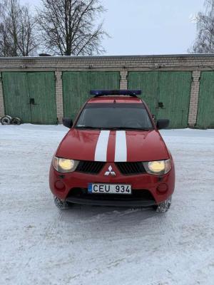 Red Mitsubishi l-200 2006 in Pasvalys, with an engine capacity of 2.48 L and mileage of 199 thousand km for 7700 €, photo  on AUTOMOTO.COM.LV