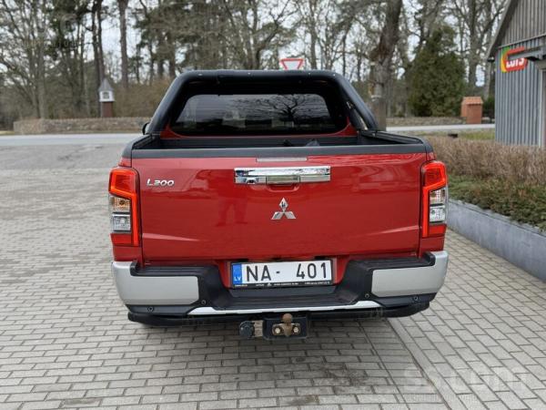 Sarkans Mitsubishi l-200 2021 Liepāja, ar dzinēja tilpumu 2.20 L un nobraukumu 117 tūkst. km par 27000 €, foto 4 vietnē AUTOMOTO.COM.LV