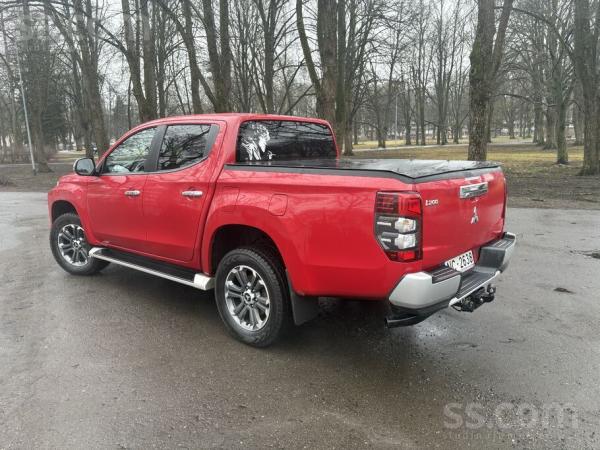 Sarkans Mitsubishi l-200 2022 Rīga, ar dzinēja tilpumu 2.30 L un nobraukumu 77 tūkst. km par 33900 €, foto 6 vietnē AUTOMOTO.COM.LV