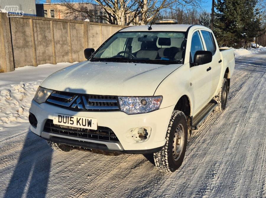 Balts Mitsubishi l-200 2015 Kupiškis, ar dzinēja tilpumu 2.50 L un nobraukumu 135 tūkst. km par 6500 €, foto 2 vietnē AUTOMOTO.COM.LV