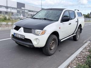 Balts Mitsubishi l-200 2008 Viļņa, ar dzinēja tilpumu 2.48 L un nobraukumu 252 tūkst. km par 5500 €, foto 3 vietnē AUTOMOTO.COM.LV