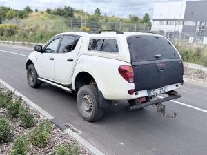 Balts Mitsubishi l-200 2008 Viļņa, ar dzinēja tilpumu 2.48 L un nobraukumu 252 tūkst. km par 5500 €, foto 4 vietnē AUTOMOTO.COM.LV