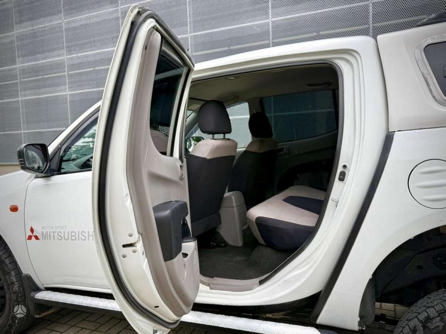 Balts Mitsubishi l-200 2008 Marijampole, ar dzinēja tilpumu 2.48 L un nobraukumu 252 tūkst. km par 7700 €, foto 10 vietnē AUTOMOTO.COM.LV
