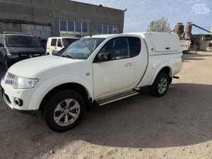 White Mitsubishi l-200 2010 in Pasvalys, with an engine capacity of 2.50 L and mileage of 250 thousand km for 4899 €, photo  on AUTOMOTO.COM.LV