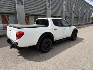Balts Mitsubishi l-200 2012 Viļņa, ar dzinēja tilpumu 2.48 L un nobraukumu 272 tūkst. km par 5500 €, foto 4 vietnē AUTOMOTO.COM.LV