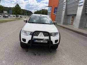 Balts Mitsubishi l-200 2012 Viļņa, ar dzinēja tilpumu 2.48 L un nobraukumu 272 tūkst. km par 5500 €, foto 9 vietnē AUTOMOTO.COM.LV
