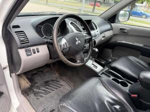 Balts Mitsubishi l-200 2012 Viļņa, ar dzinēja tilpumu 2.48 L un nobraukumu 272 tūkst. km par 5500 €, foto 16 vietnē AUTOMOTO.COM.LV