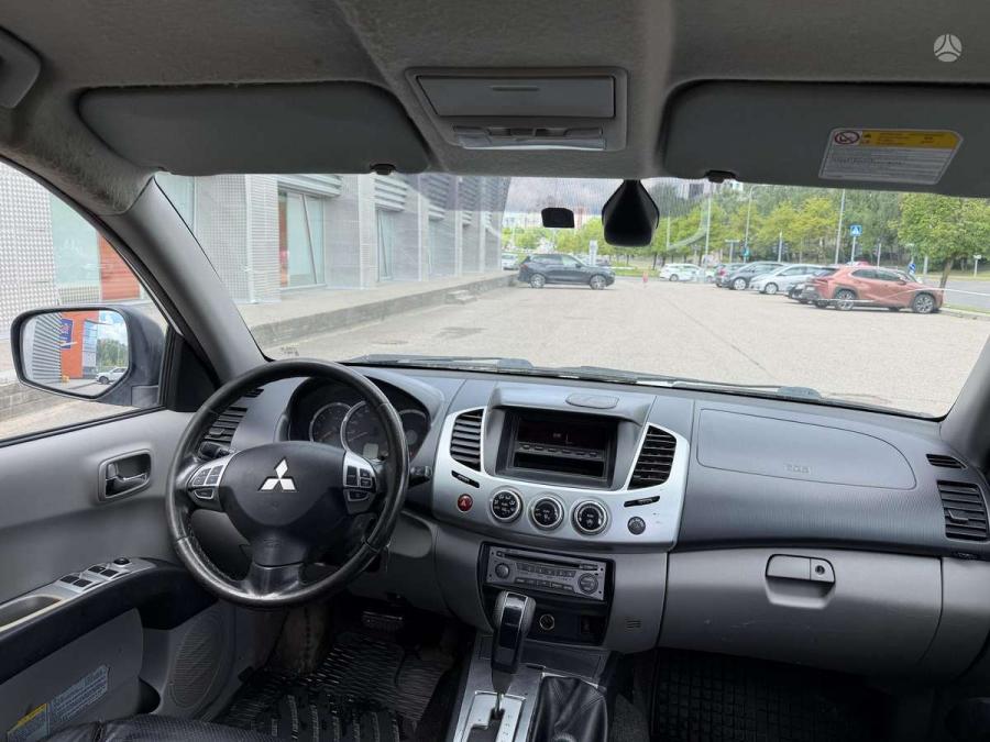 Balts Mitsubishi l-200 2012 Viļņa, ar dzinēja tilpumu 2.48 L un nobraukumu 272 tūkst. km par 5500 €, foto 17 vietnē AUTOMOTO.COM.LV